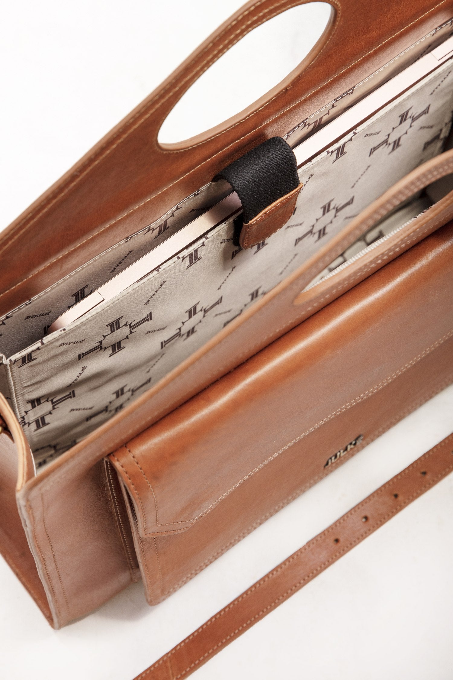 Magnus - Leather Laptop Sleeve Bag In Tan | JULKÉ