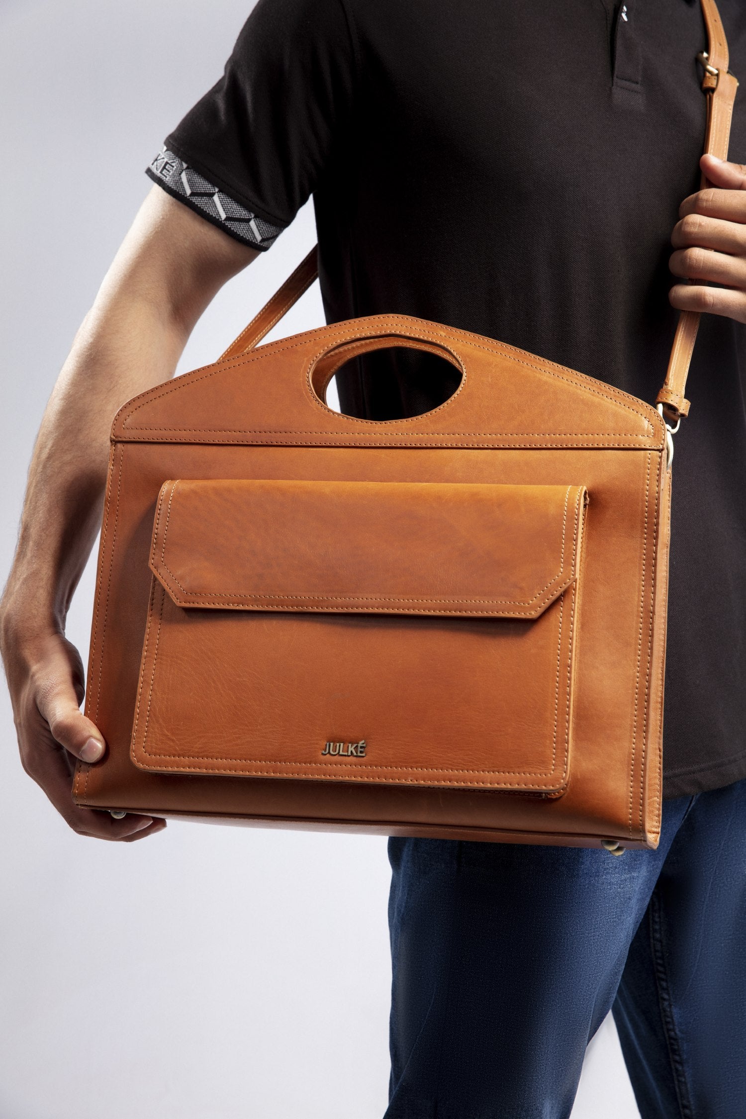 Magnus - Leather Laptop Sleeve Bag In Tan | JULKÉ
