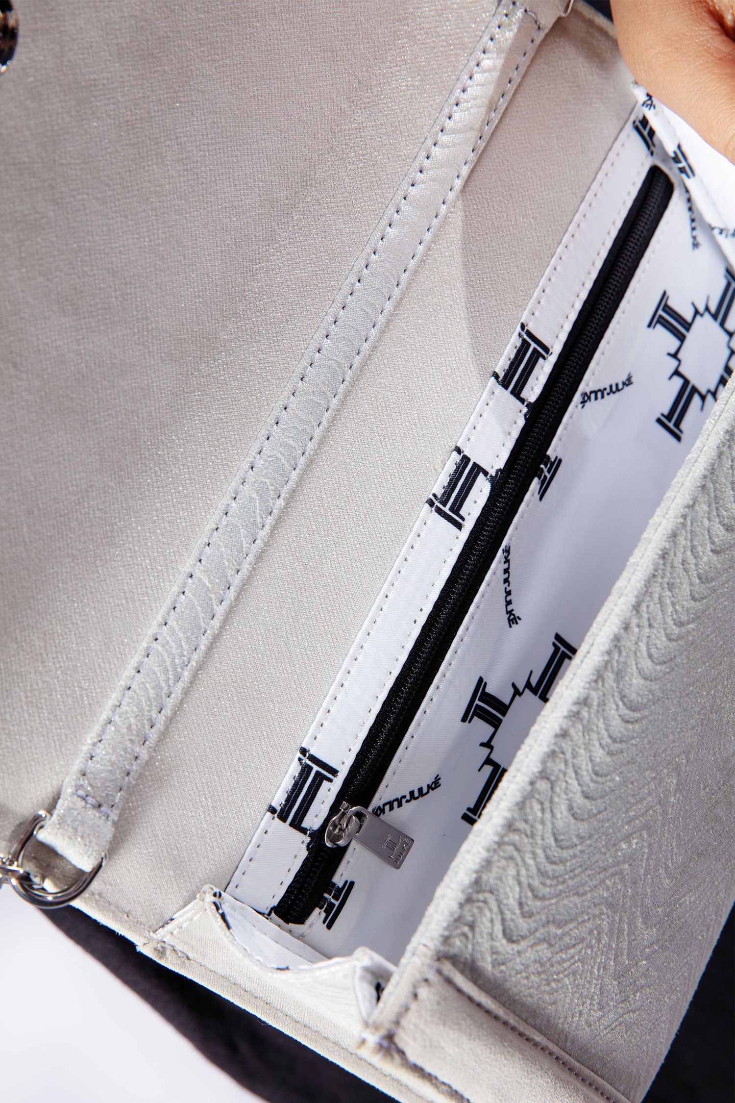 Riva - Womens Leather Shoulder Bag In Gold & Silver | JULKE – JULKÉ